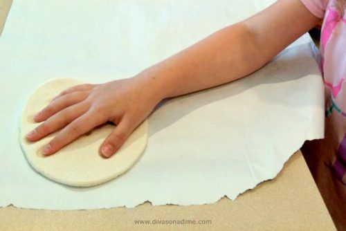 Easy (and cheap!) Salt Dough Hand Print Dish for Mother’s Day - Divas ...